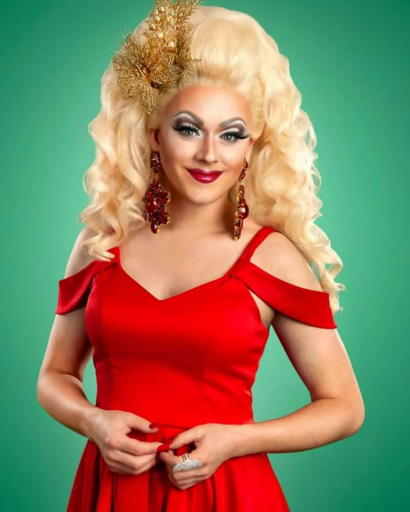 Paige Turner - See the Queens