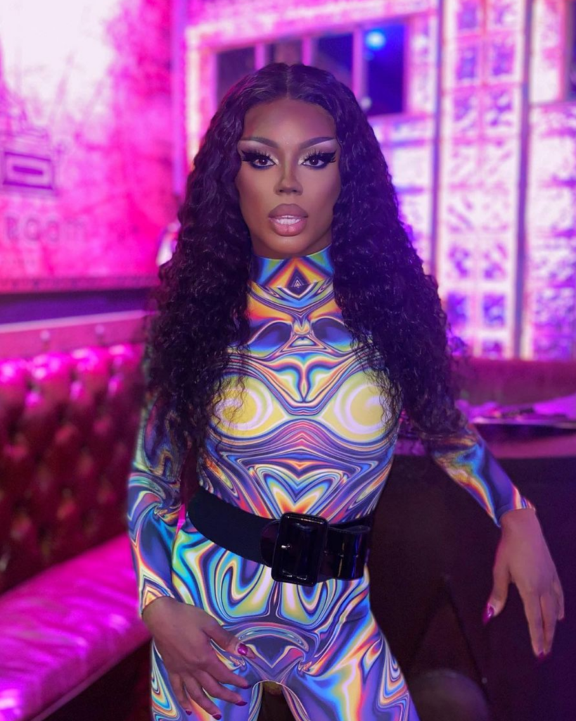 Dev Doee - See the Queens