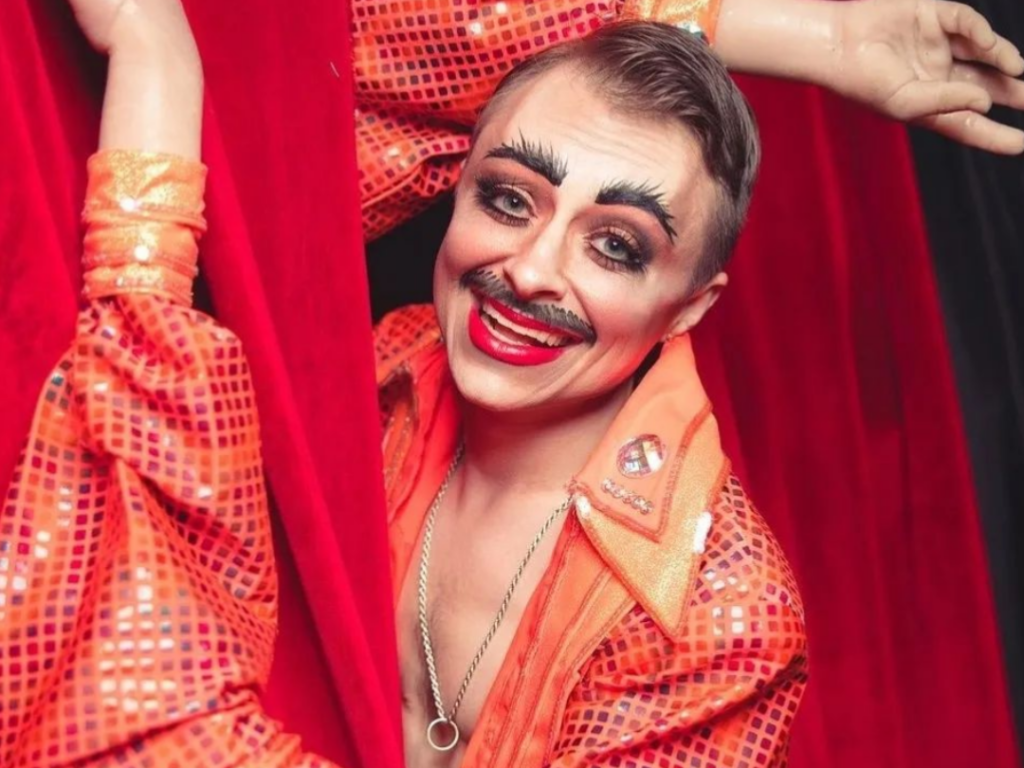 Performers - See the Queens