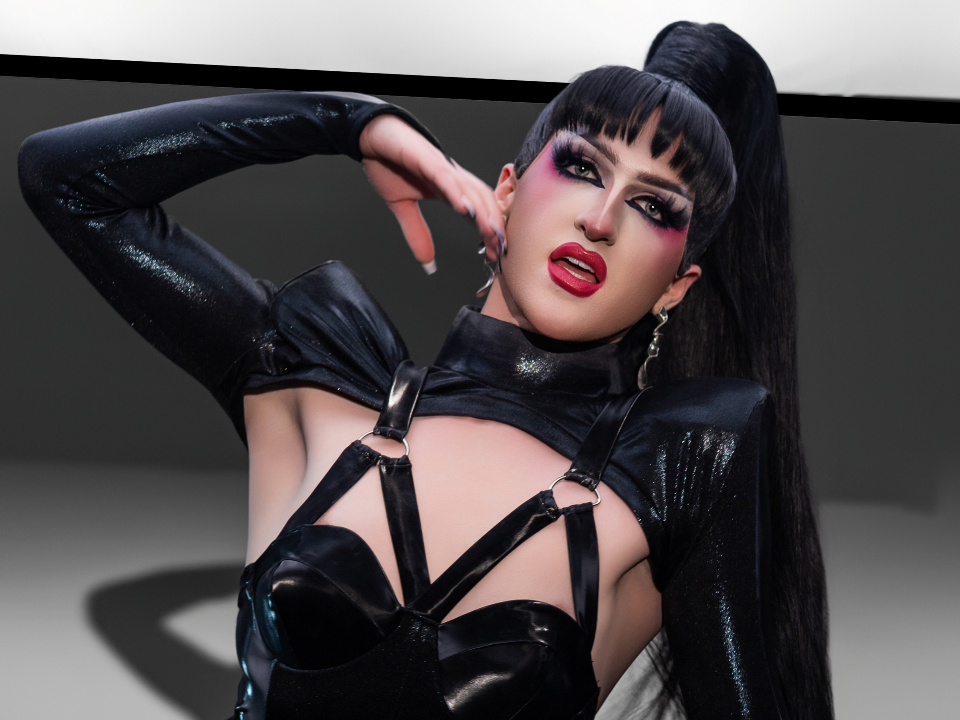 Vicky Vee - See the Queens